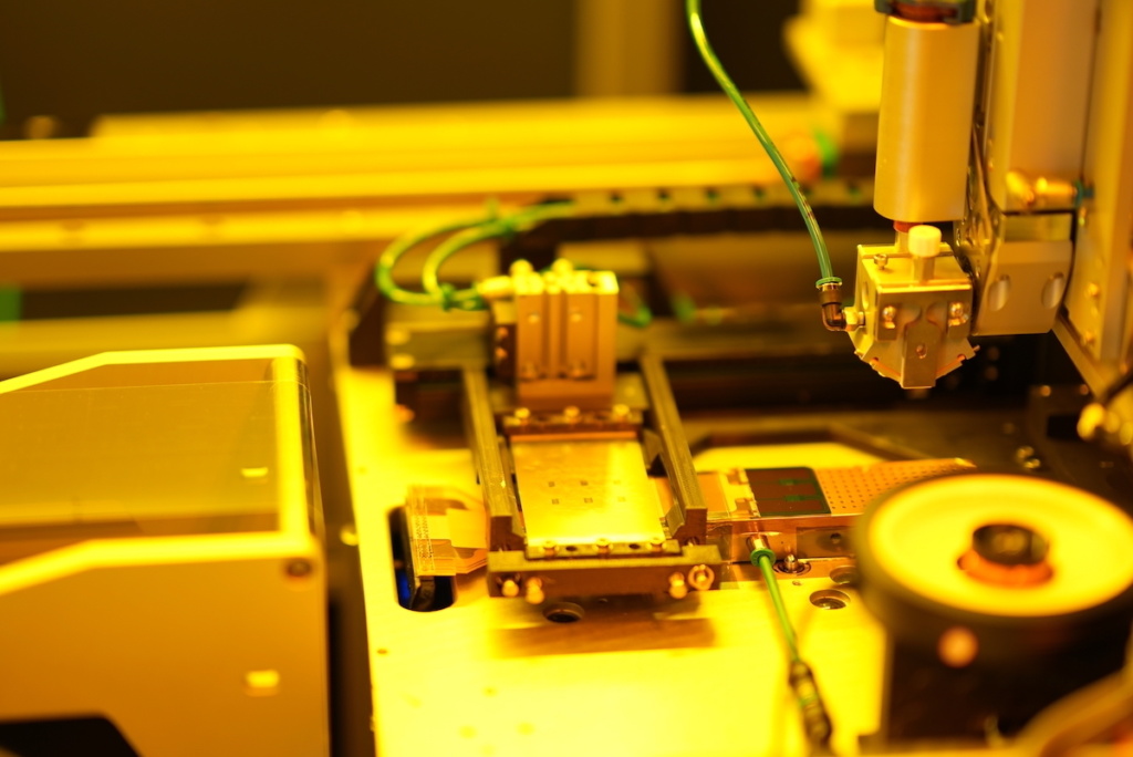 Start-up in printtechnologie voor backend-packaging en platte schermen ...